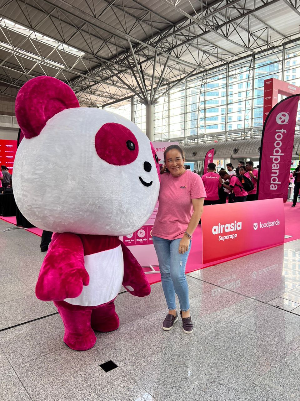 “Red meets pink” airasia Superapp & foodpanda join forces for a ...