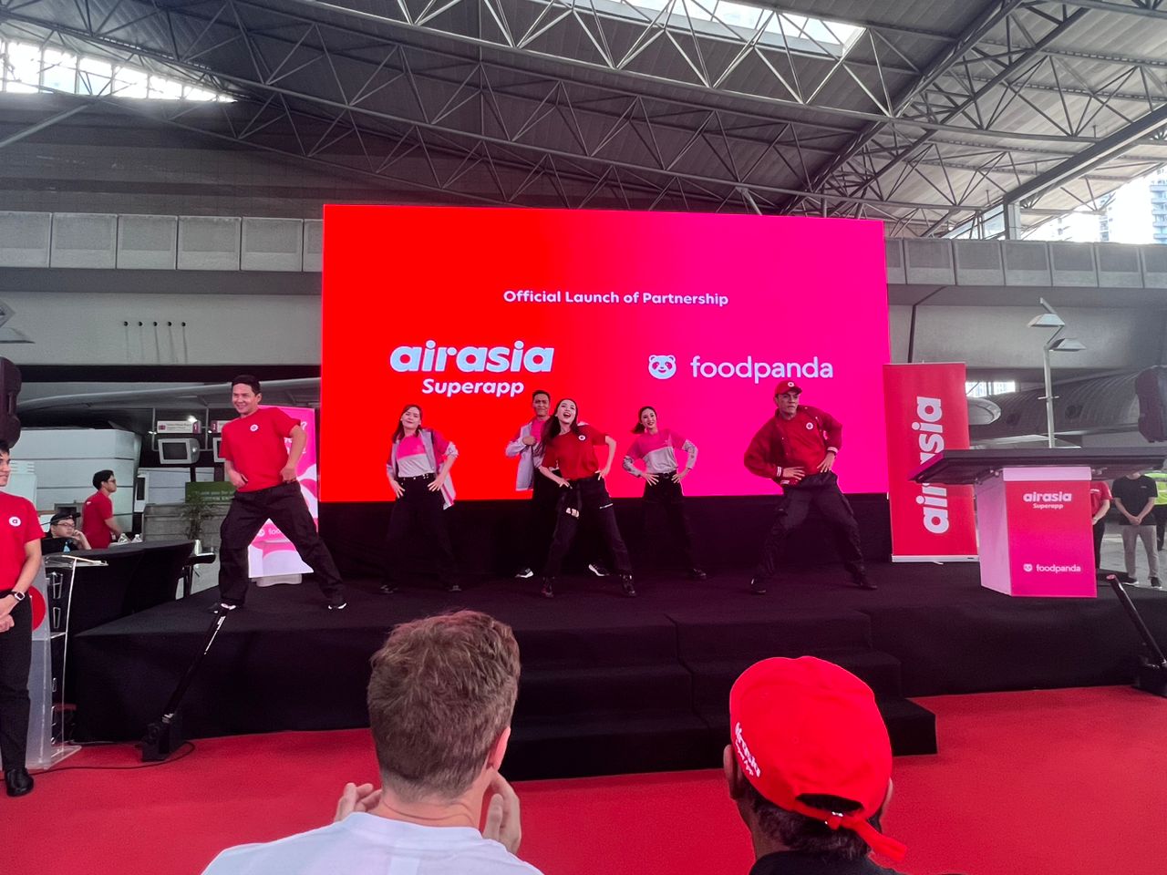 “Red meets pink” airasia Superapp & foodpanda join forces for a ...