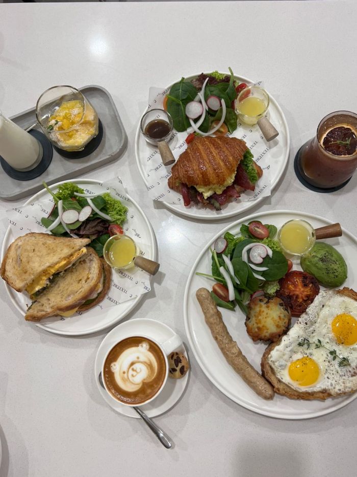 Food Review 2023 -Delectable Artisanal Cakes and breathtaking Mid ...