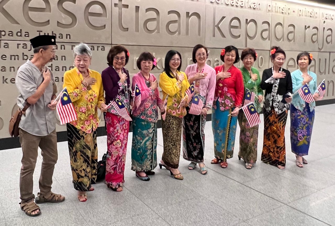 Keretapi Sarong 2023’s Secret Location is at Dataran Merdeka | Live ...