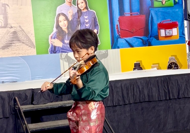 Raya 2026 – KWC Raya Preview Fashion Show | Live Life Lah.......